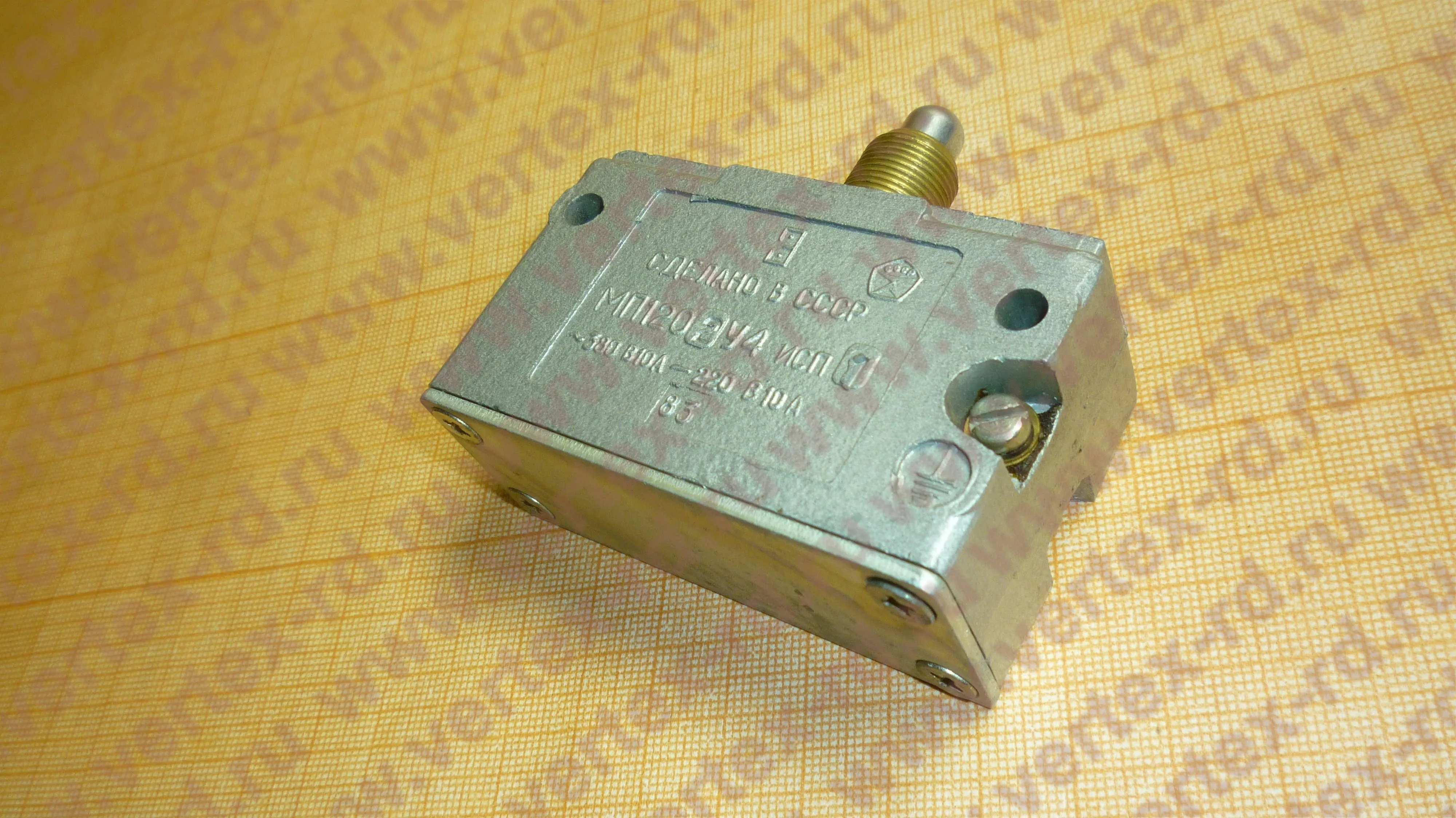 МП1202У4 ИСП.1~380В 220В 10А микропереключатель | Цена, купить ...